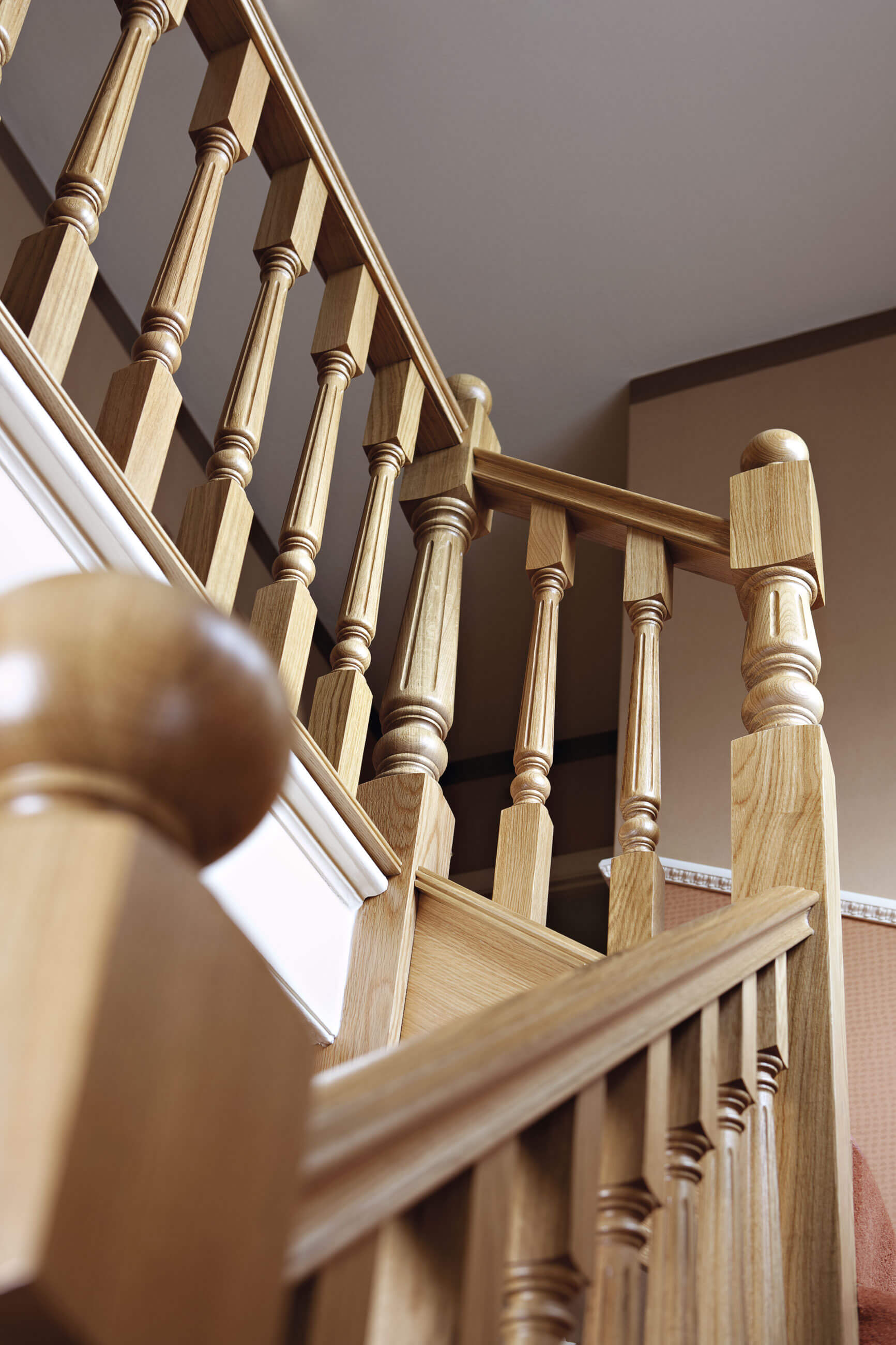 Oak Fluted Staircase - Neville Johnson